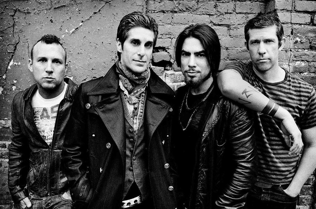 Dave Navarro Claims There’s ‘No Chance’ of Jane’s Addiction Reunion ...