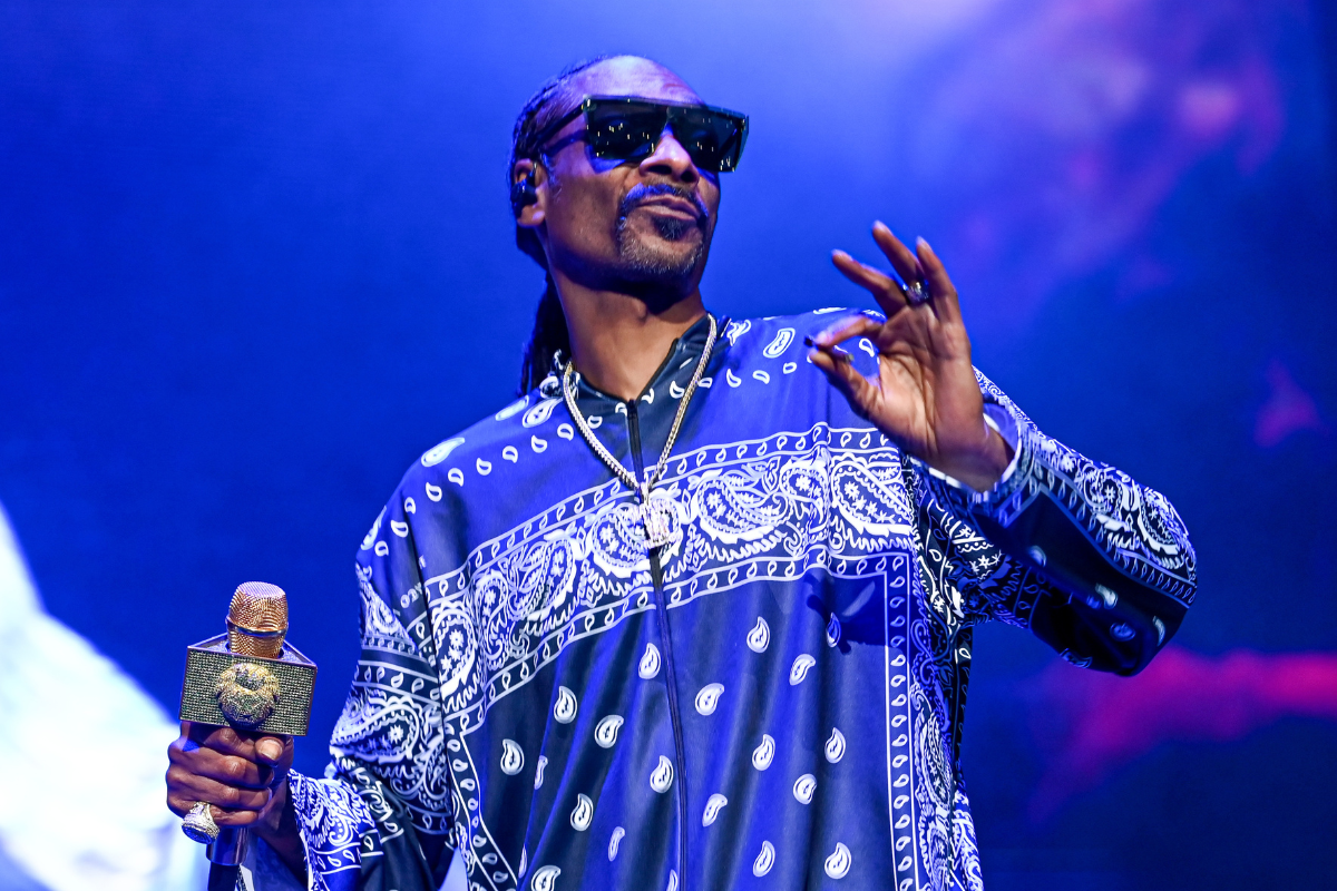 Snoop Dogg Turns Blunt Roaches Into Beverly Hills Art Pieces - Producer ...
