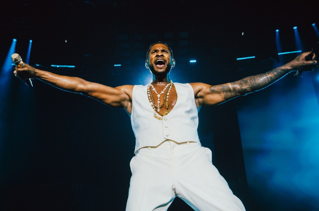 Usher Avoids ‘Emergency’ After Trying to Feed a Cherry to Allergic Fan ...